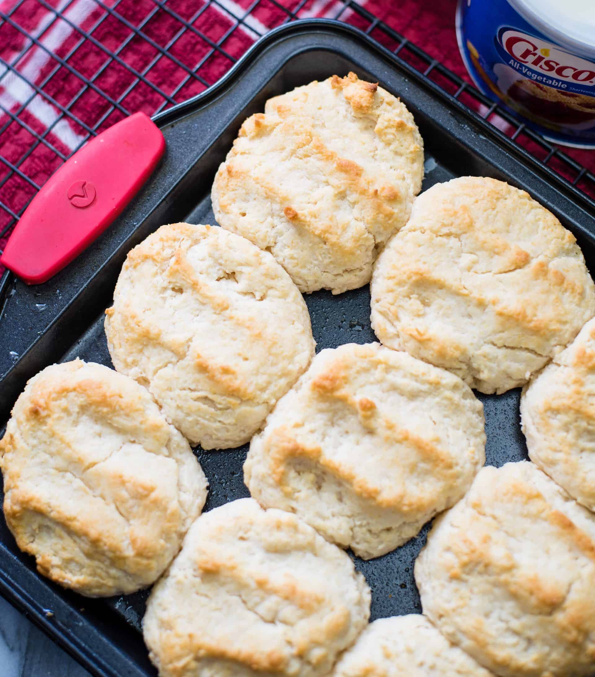 Mom's Homemade Biscuits (Crisco Biscuits) - An Alli Event