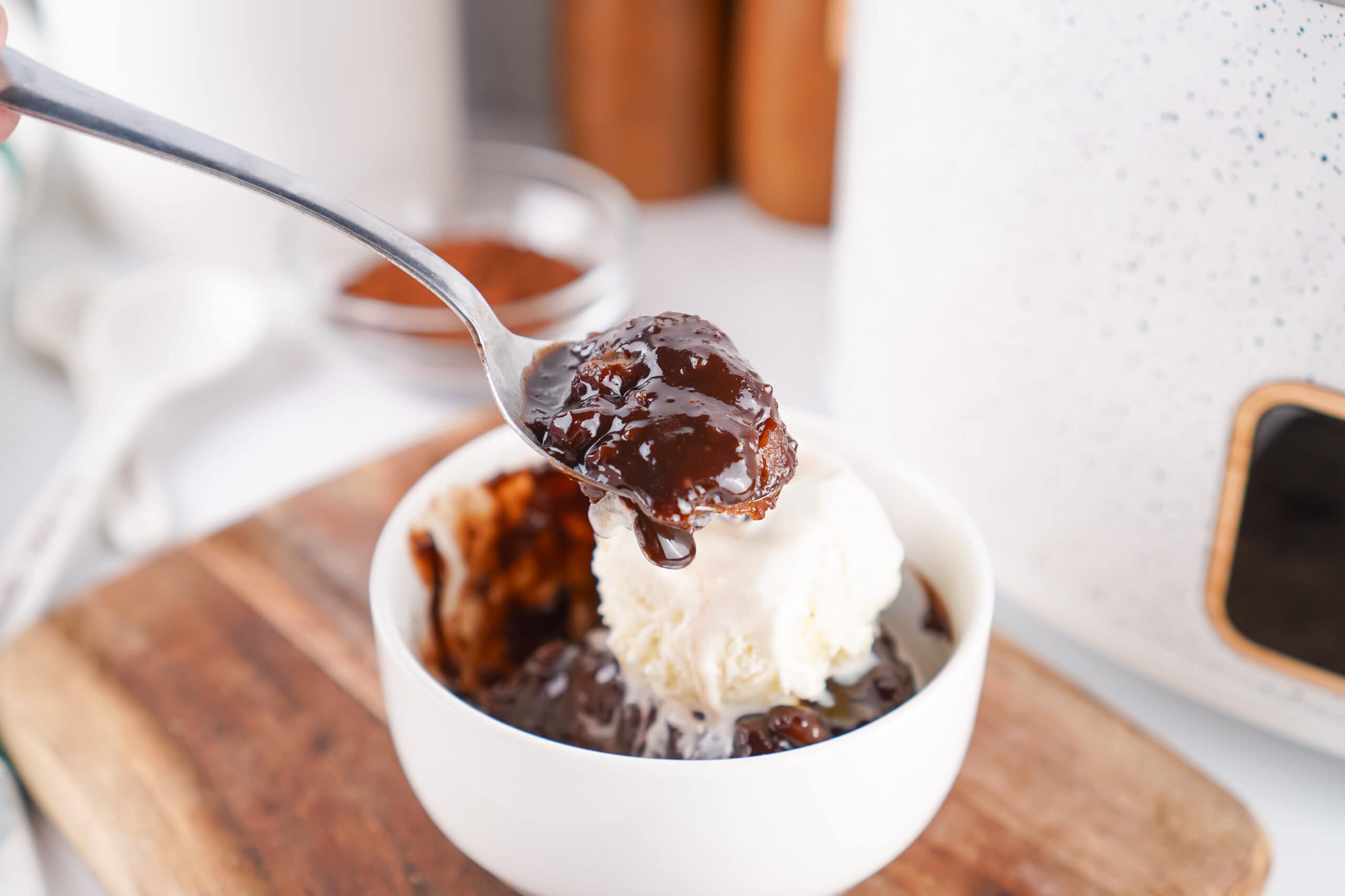 Easy Slow Cooker Chocolate Cobbler Recipe: Rich, Gooey & Delicious ...